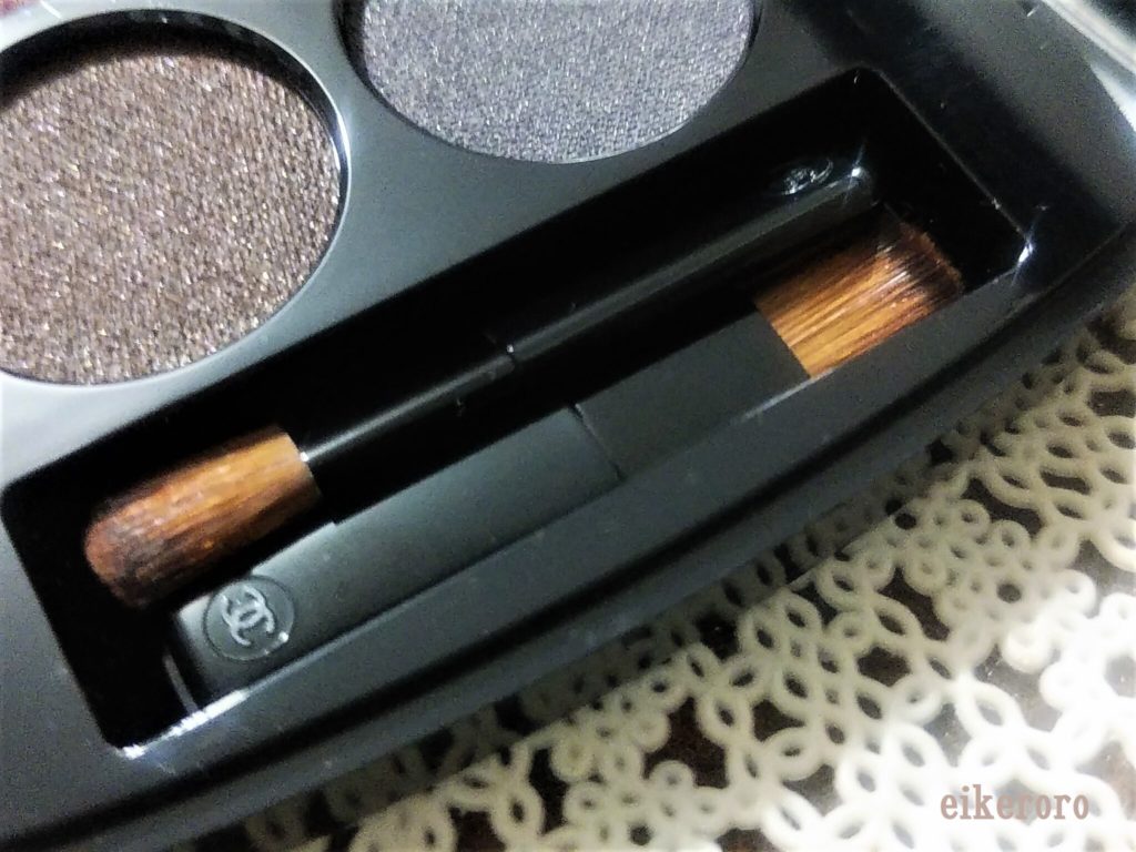 シャネル2019秋冬新作「レキャトルオンブル332ヌワールスュプレーム」質感・色味・使い方♪ | eikeroroのコスメ日記